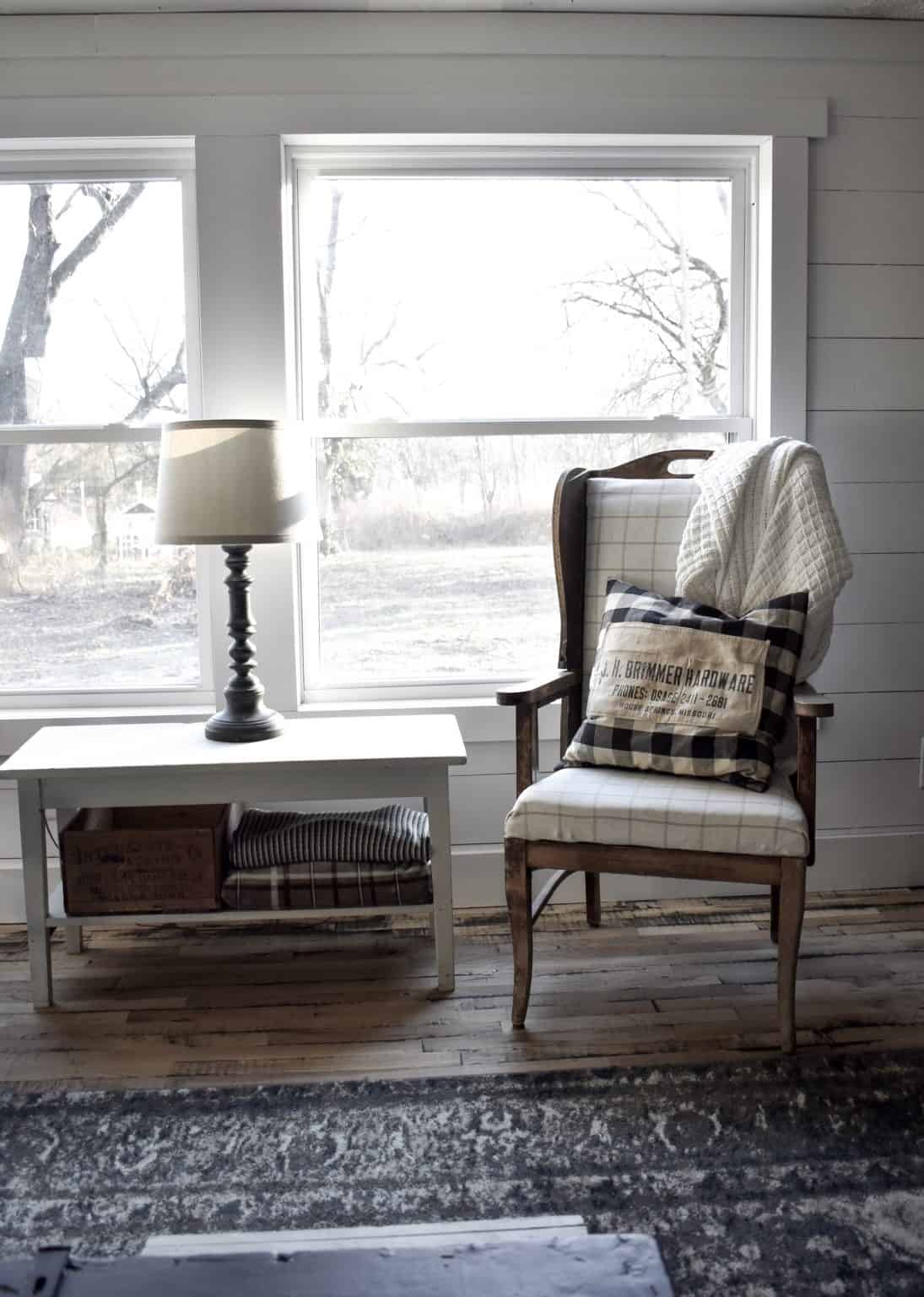 Simple Farmhouse Style Window Trim - Rocky Hedge Farm