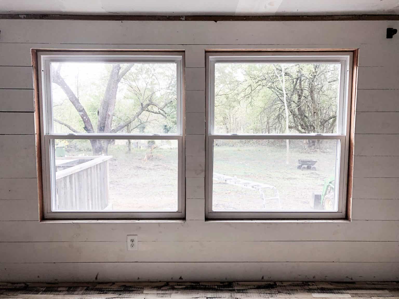 Simple Farmhouse Style Window Trim - Rocky Hedge Farm