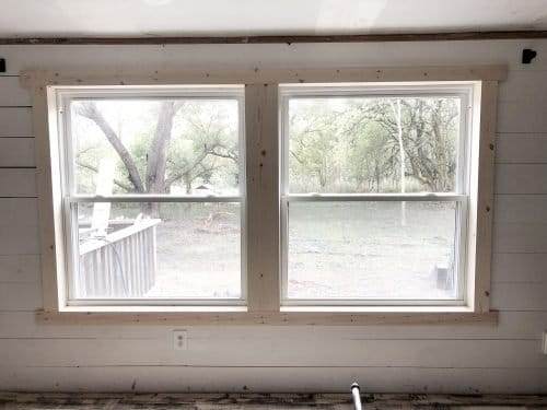 Simple Farmhouse Style Window Trim - Rocky Hedge Farm