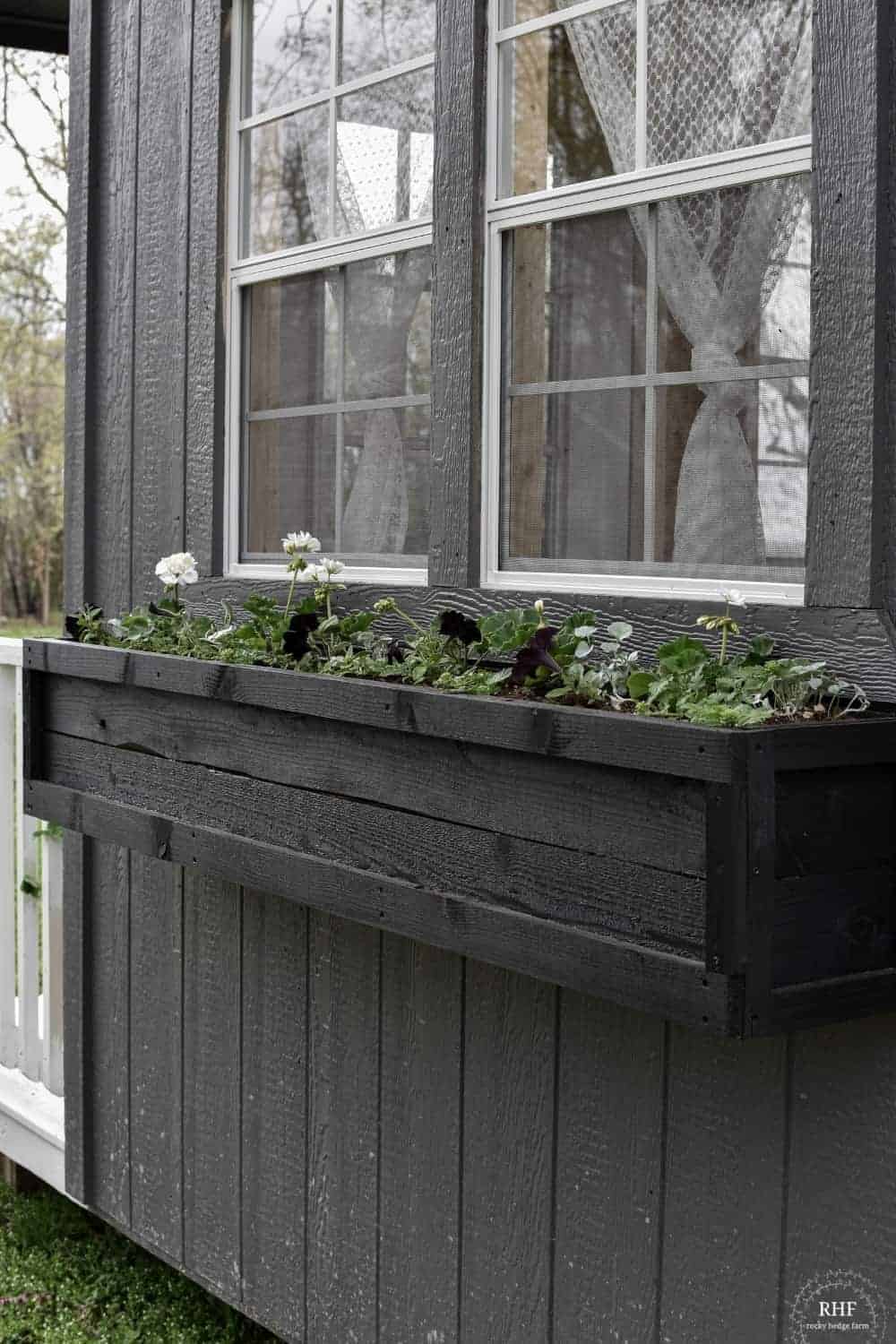 DIY Simple Window Box Planter - Rocky Hedge Farm