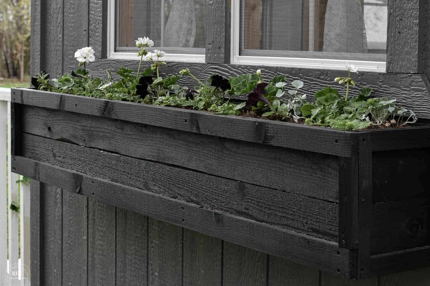 DIY Simple Window Box Planters | Rocky Hedge Farm