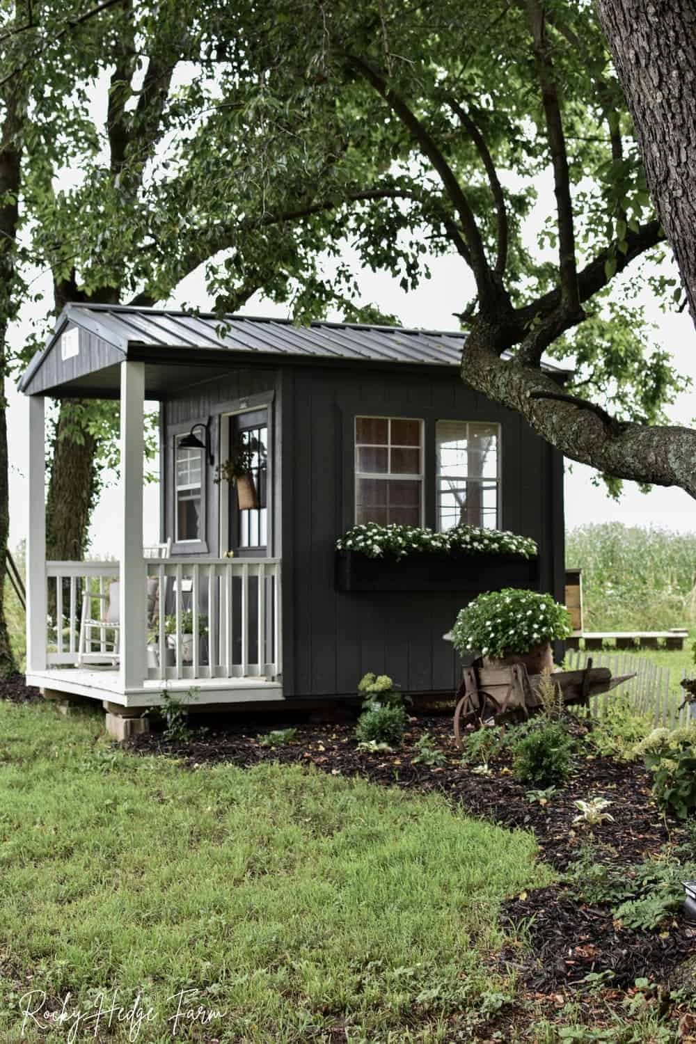 Rustic Garden Decor Ideas and Design - Rocky Hedge Farm