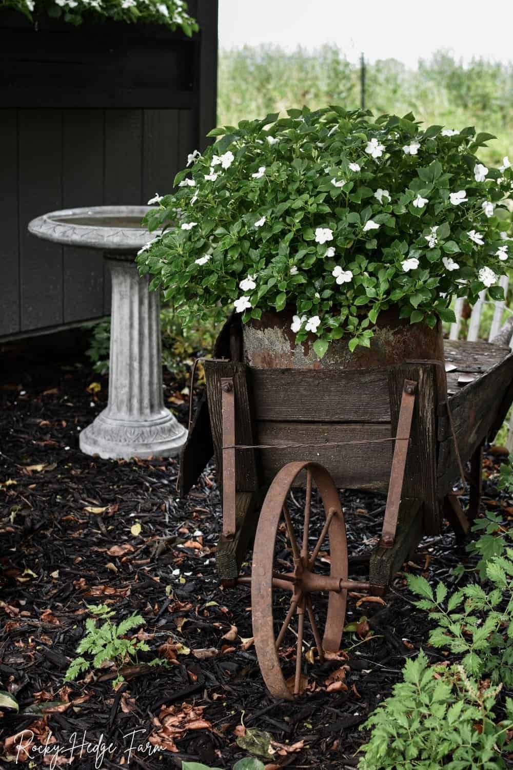Rustic Garden Decor Ideas and Design - Rocky Hedge Farm