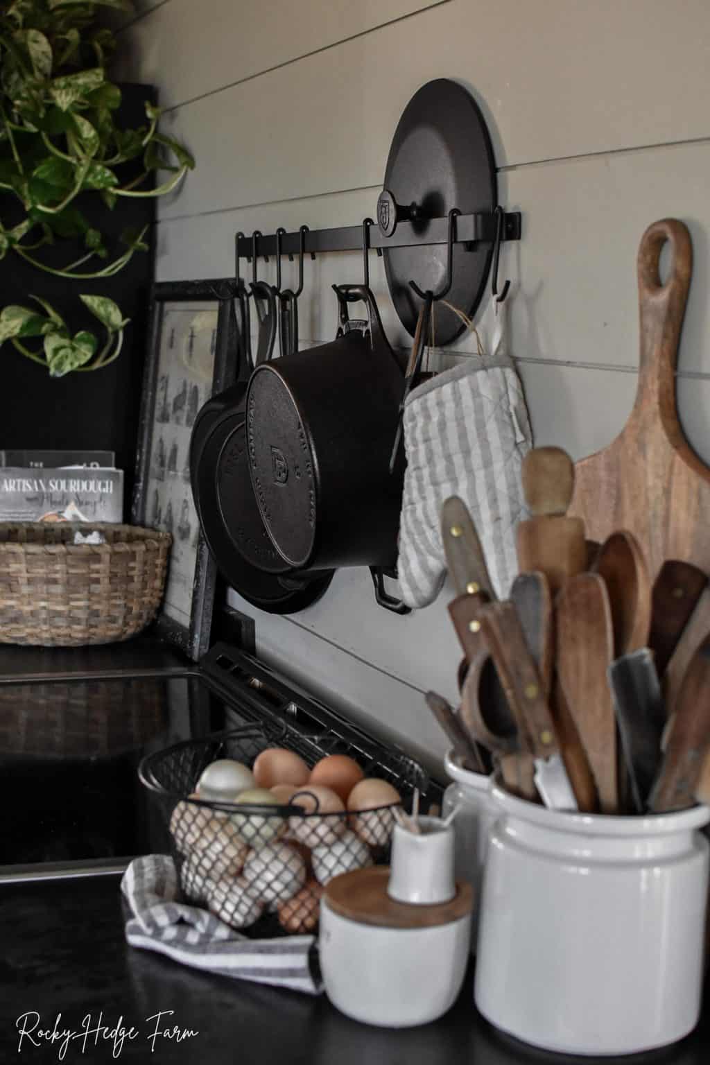 Guide to Storing Cast Iron Pans: Tips for a Lifetime of Use - Rocky ...