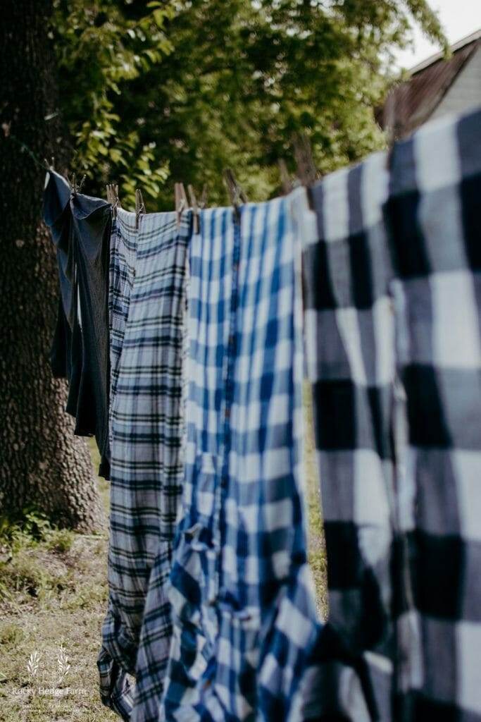 Hanging Clothes on the Line the Right Way - Rocky Hedge Farm